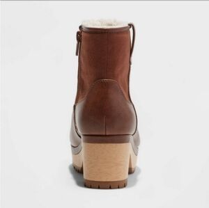 Universal Thread | Shoes | Womans Fawn Clog Boots By Universal Thread ...